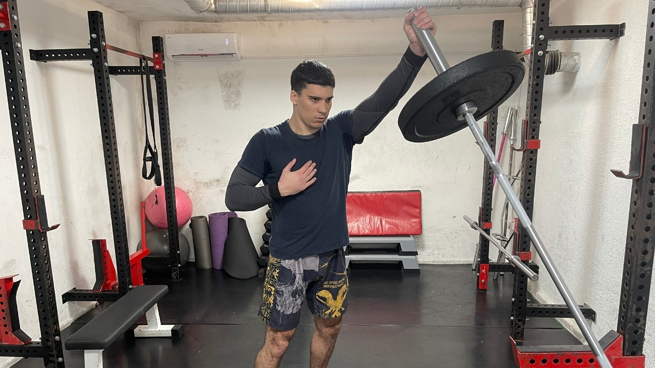 How to Do a Landmine Single Arm Press: Muscles Worked, Benefits, and ...