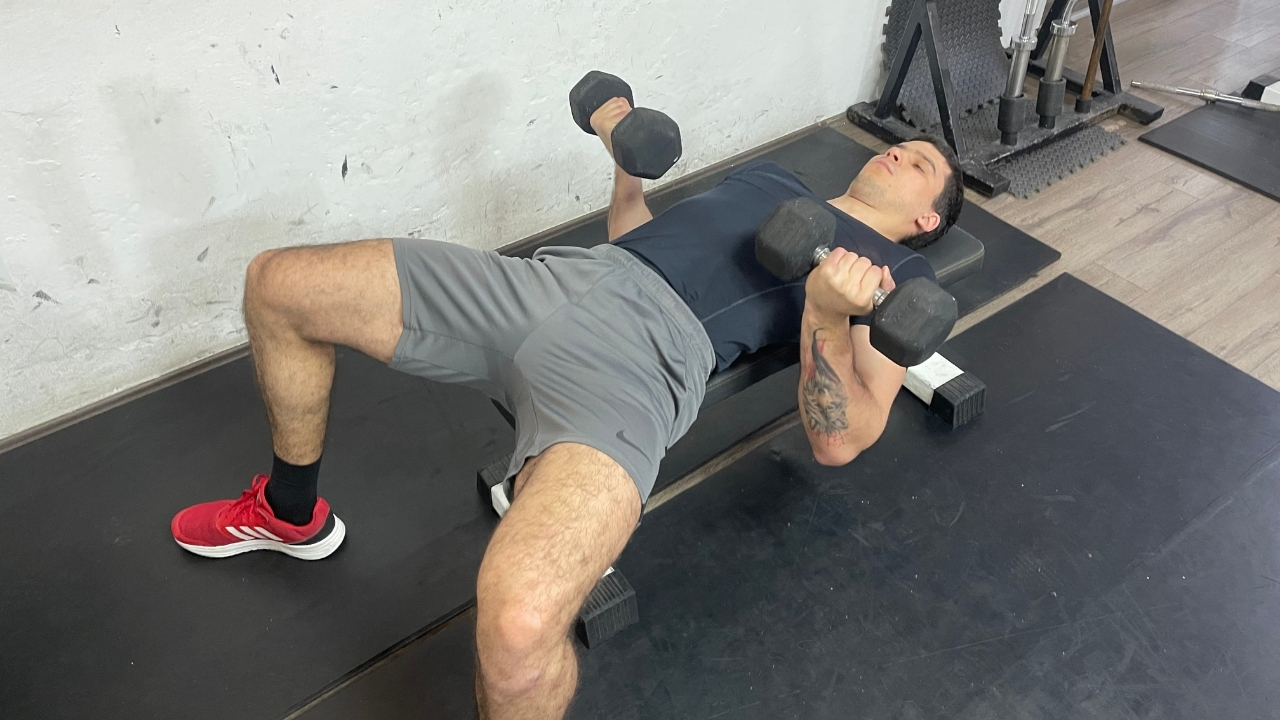 How to Do a Dumbbell Tricep Press: Muscles Worked, Benefits, and ...